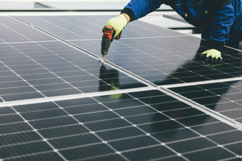 Solar Panel Lifespan Comparison Guide | EACR Inc.
